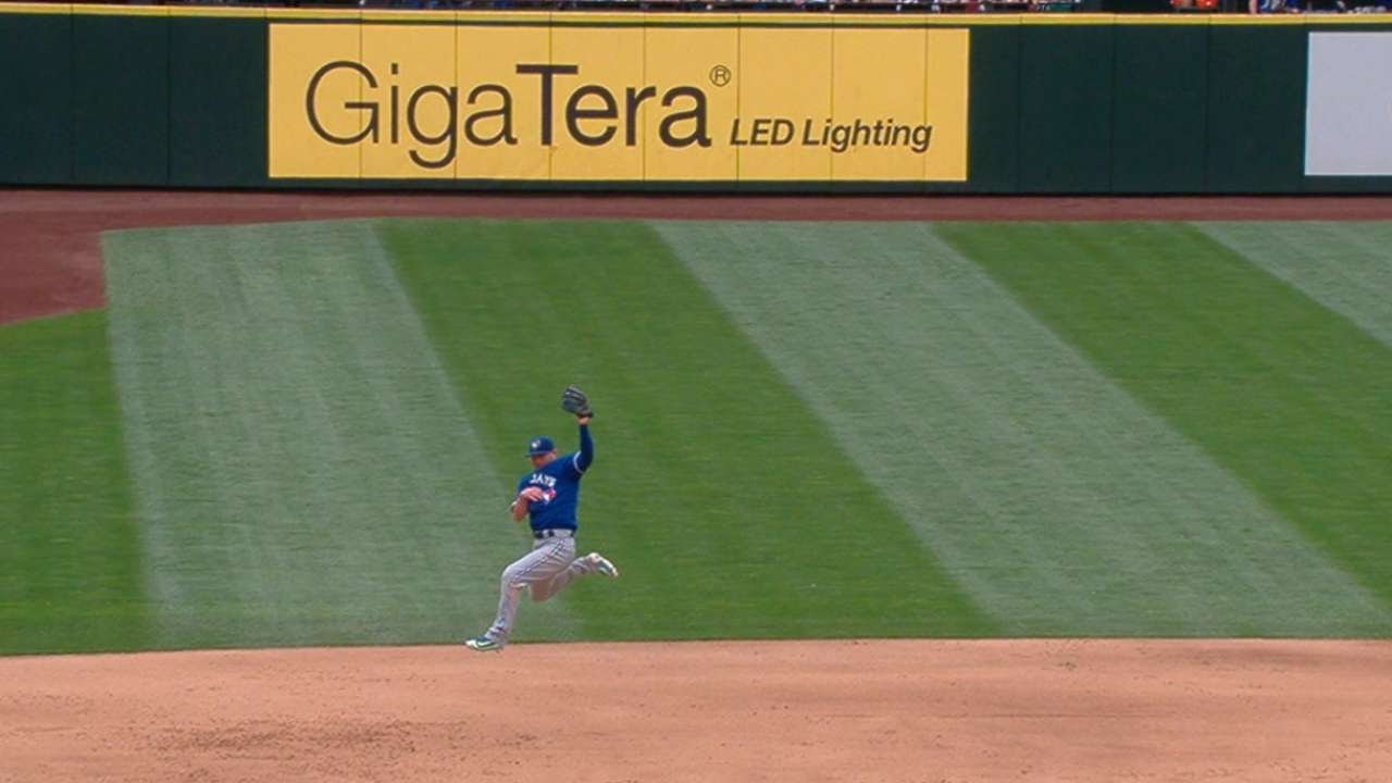 Donaldson's run-saving, leaping catch - YouTube