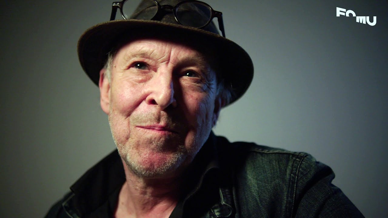 Dirk Braeckman in FOMU: More of a painter than a photographer - YouTube