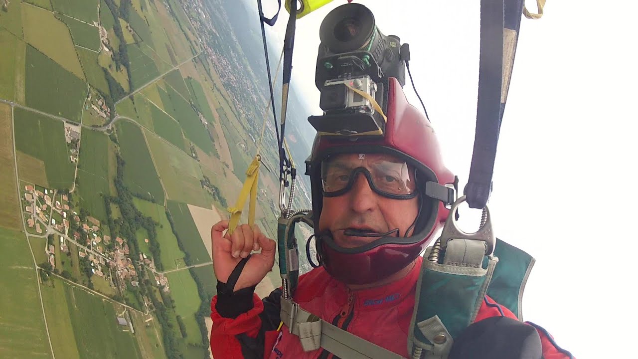 LAURENCE fait du parachutisme avec MARCO Découverte des sauts en ...