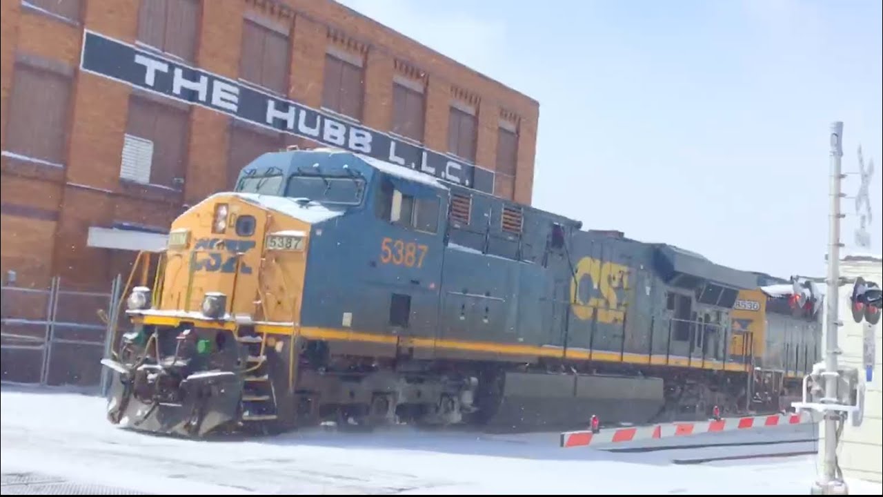 I got Csx 5387 leading!( Csx 8536 trailing! ) 60 cars! ☘️ - YouTube