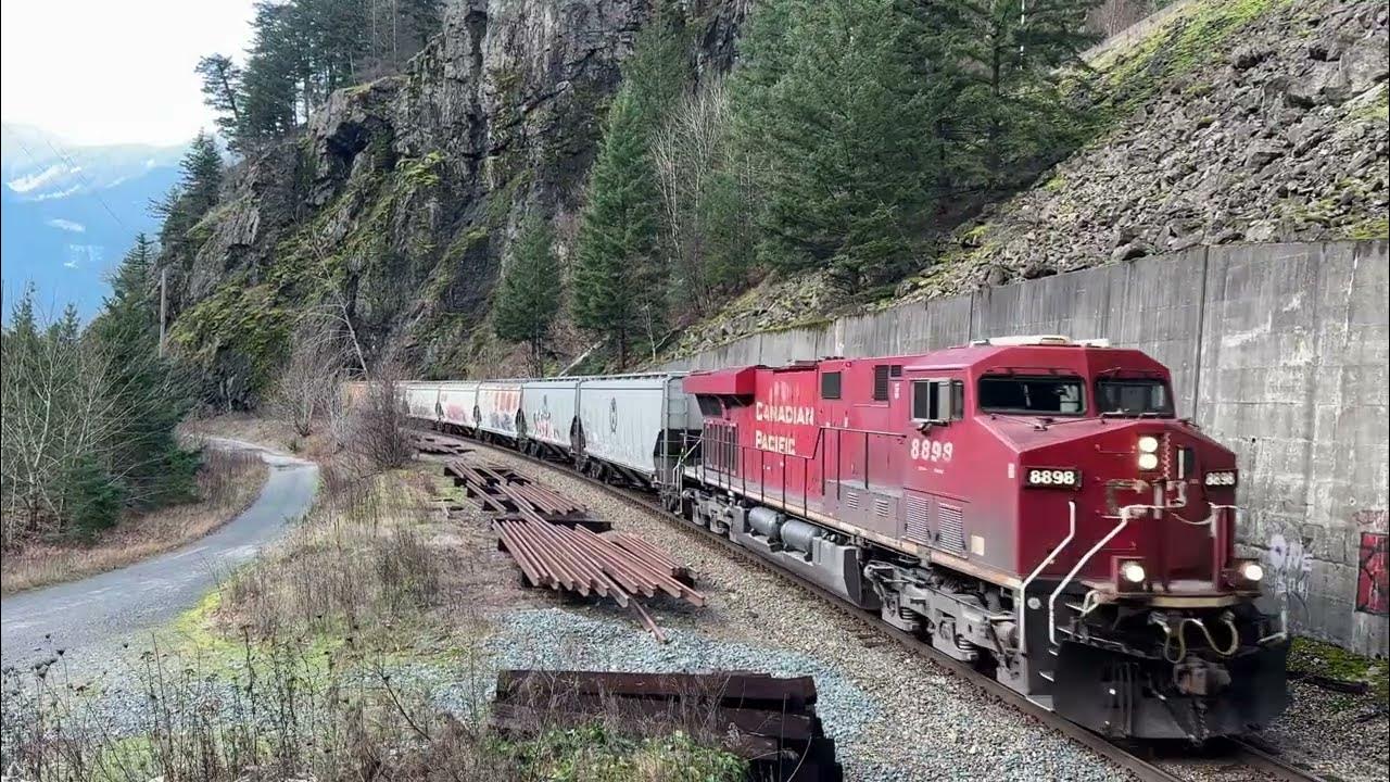 Empty Grain Train!!! CPKC 302 @ Yale BC Canada 06JAN25 CP ES44AC 8898 Leading - YouTube