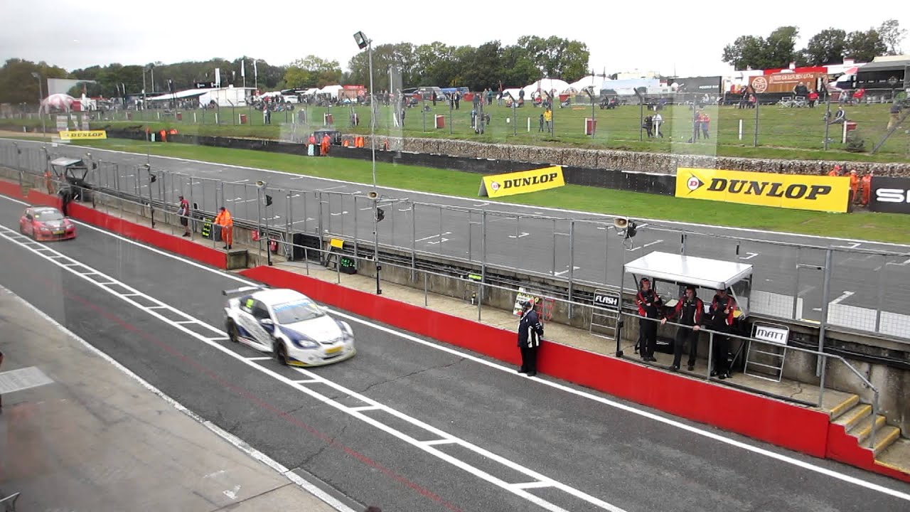 BTCC qualifying at Brands Hatch - YouTube