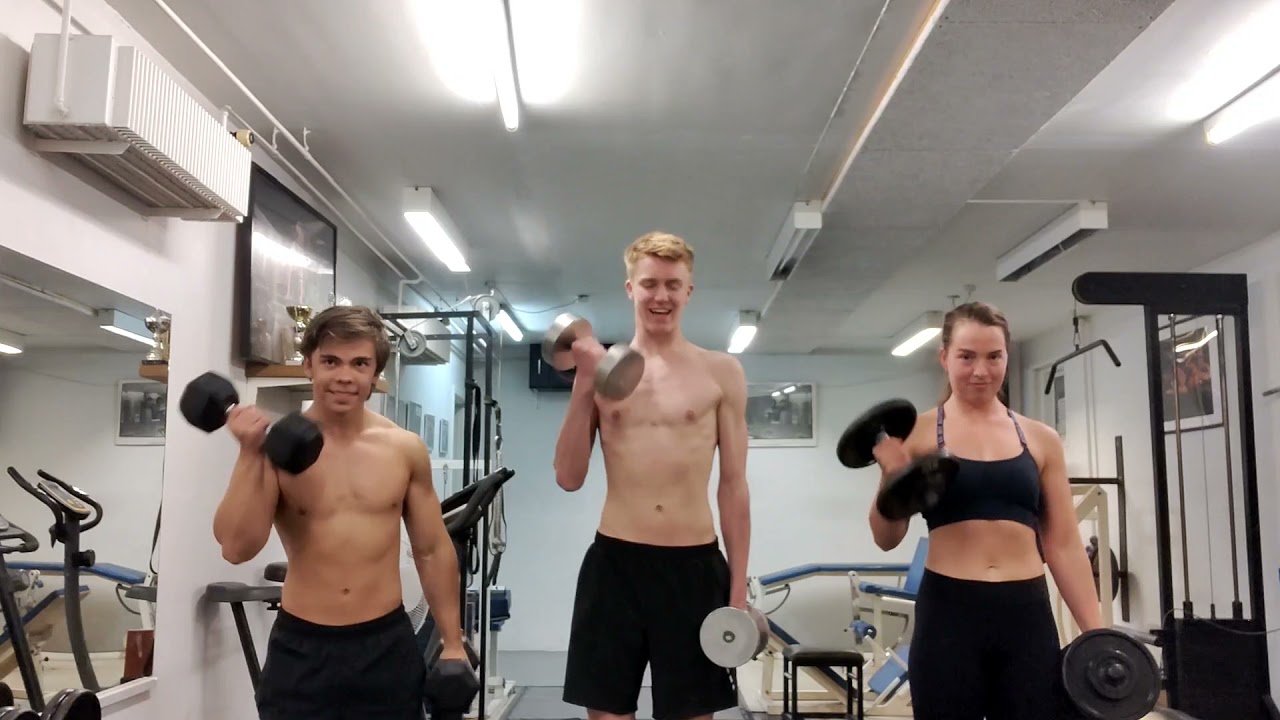 Less CLOTHES more curls - YouTube