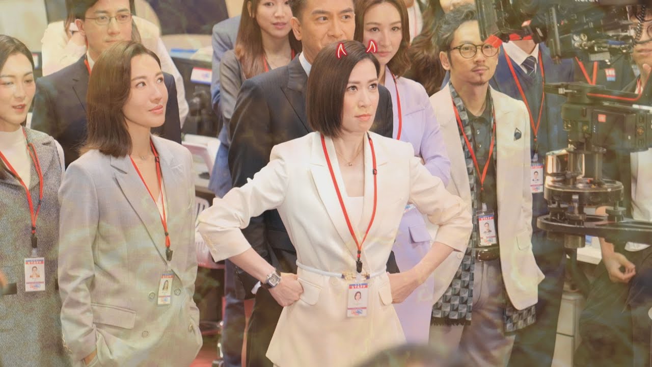 新聞女王｜花絮｜SNK news全體大合照，睇吓邊個最搶鏡？｜佘詩曼｜馬國明｜李施嬅｜TVB港劇精華｜TVBUSA - YouTube