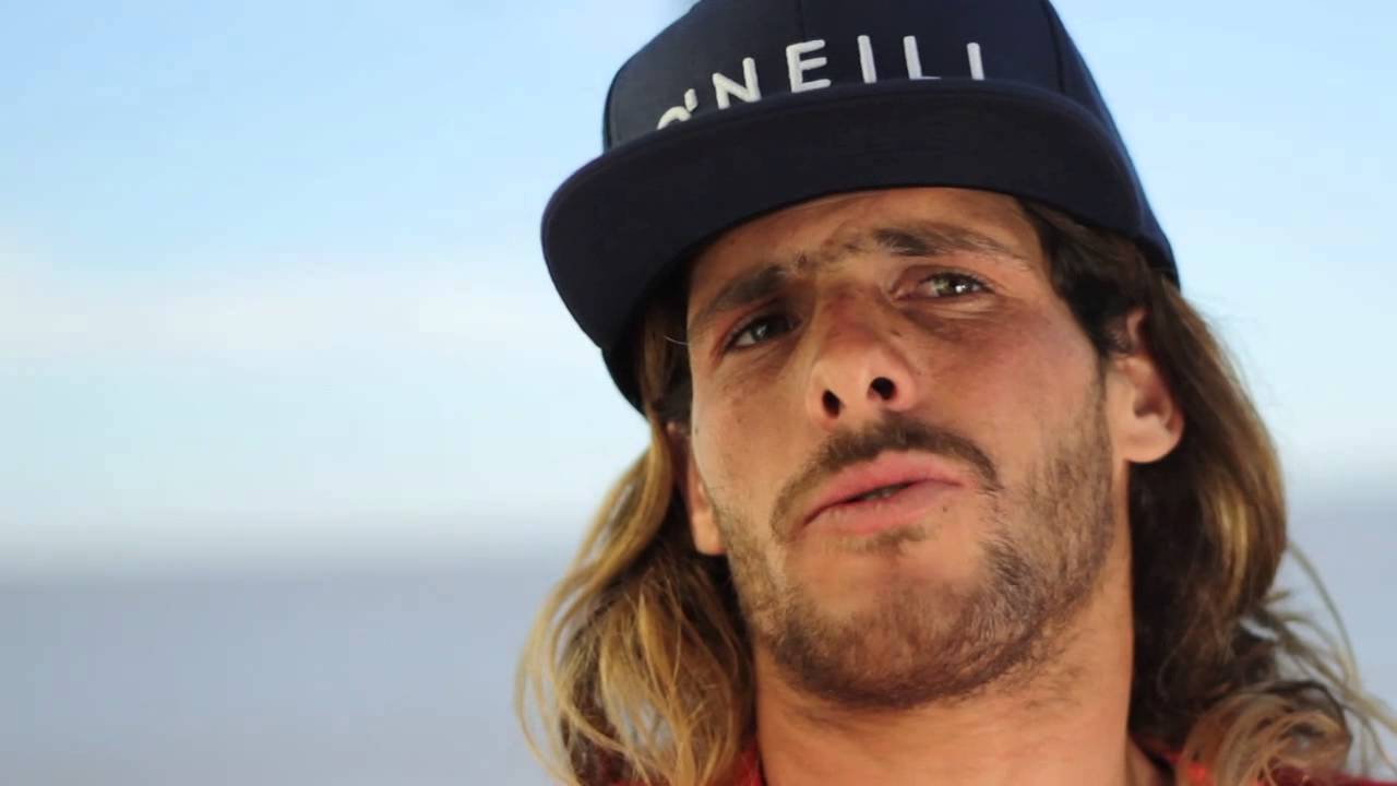 Sebastián Olarte - Ser surfista en Uruguay - SEMM - YouTube