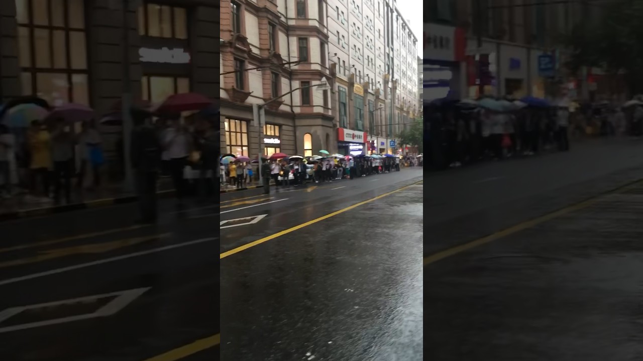 Overcrowded Shanghai / China mainland - YouTube