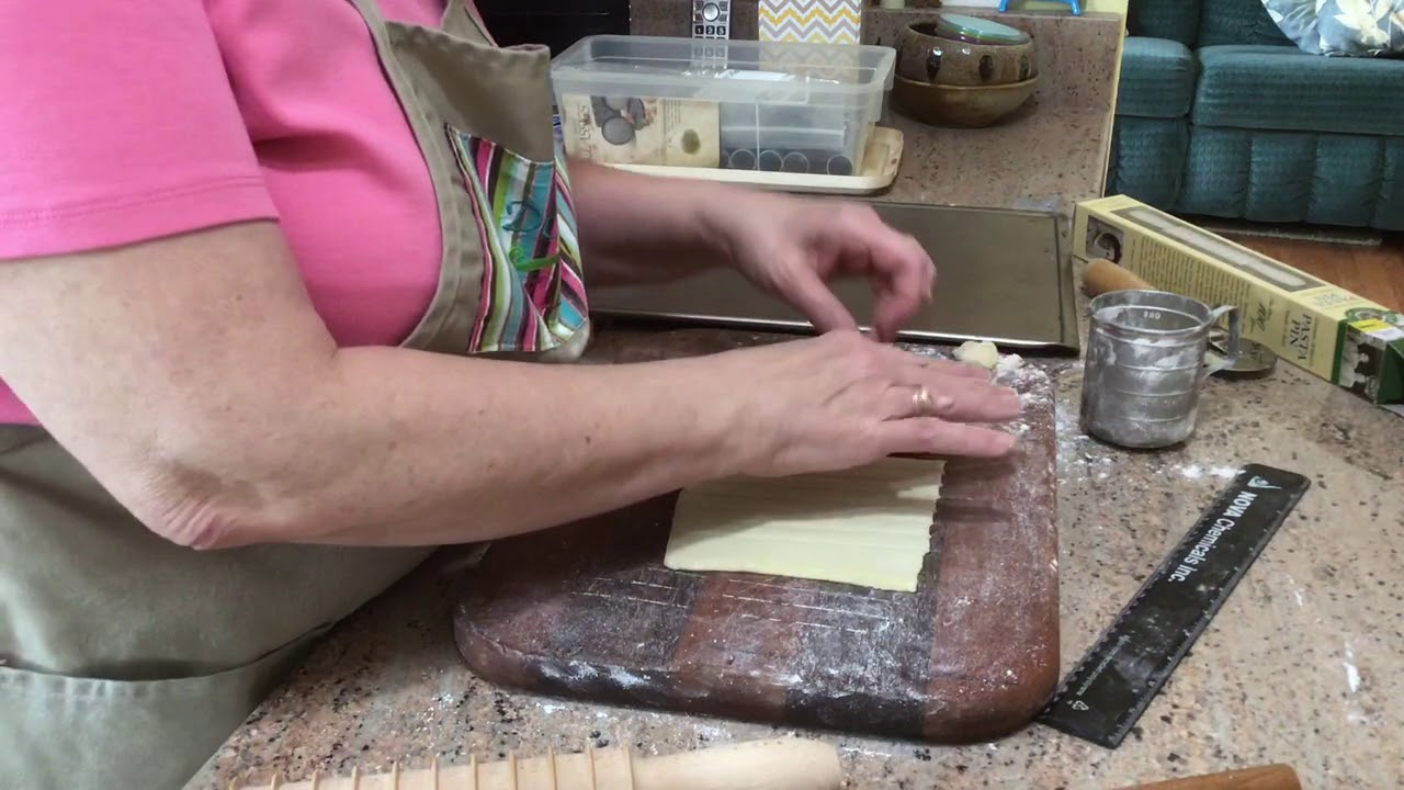 Lady Locks how to cut with a Pasta Pin - YouTube