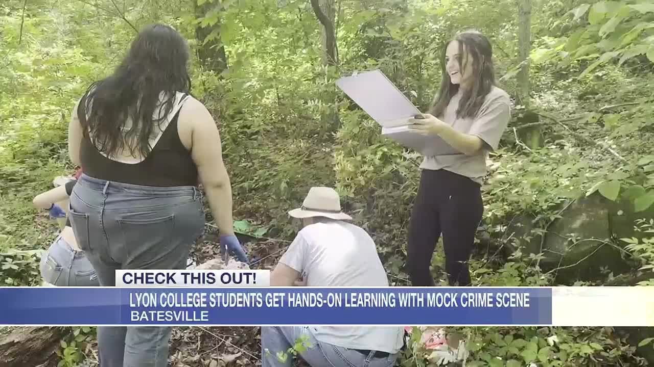 College class investigates mock crime scene - YouTube