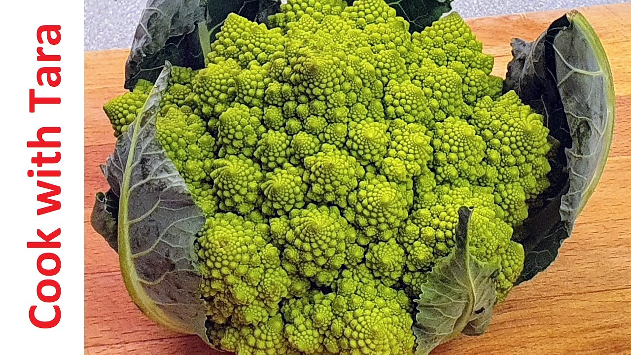 Romanesco Broccoli also called Roman cauliflower, Broccolo Romanesco ...