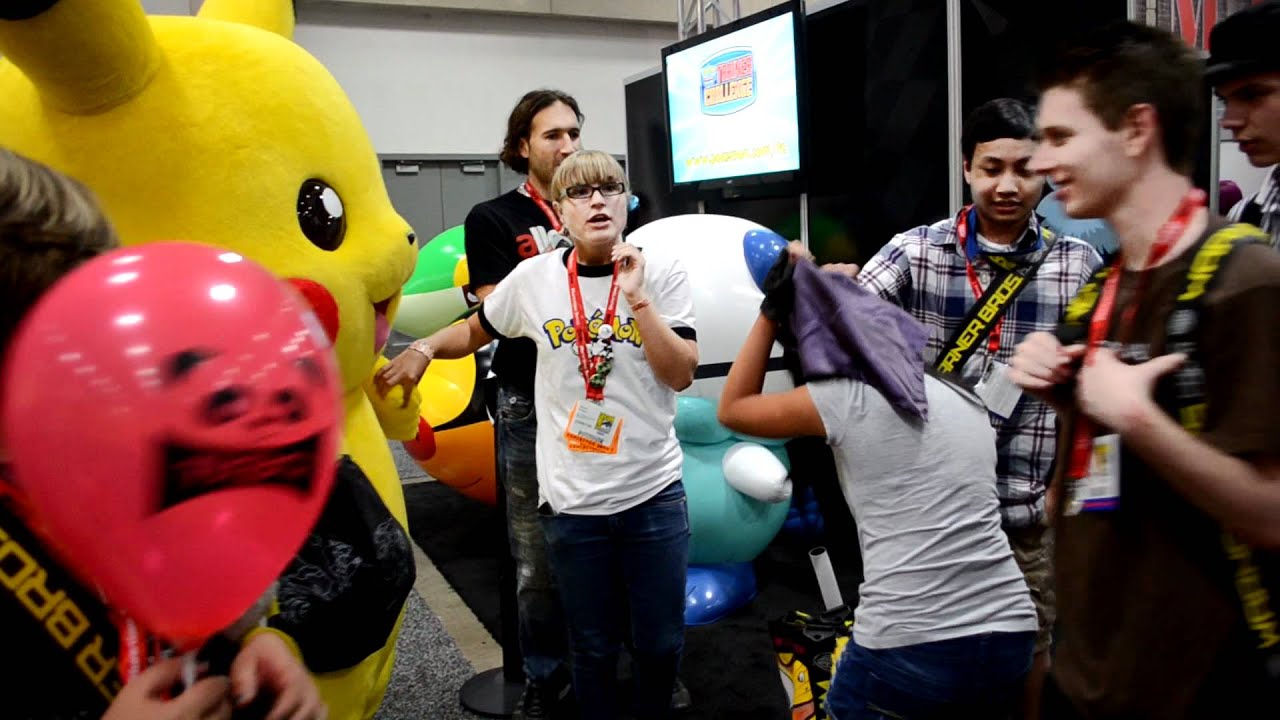 Comic Con 2012 - Meeting Pikachu - YouTube
