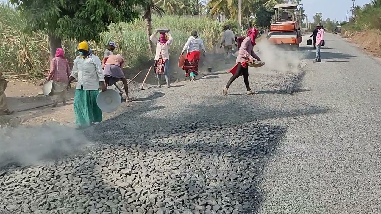 MPM(MODIFIED PENETRATION MECADAM) | BBM | ROAD CONSTRUCTION | VILLAGE ROAD - YouTube