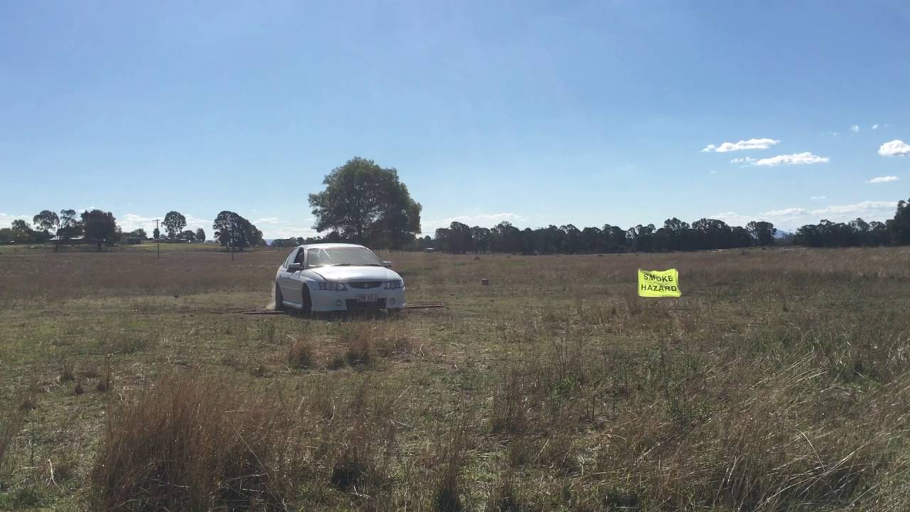 Holden commodore vy skid - YouTube