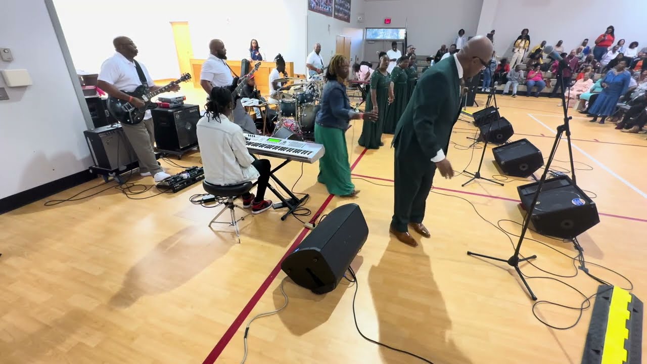 Flossie Boyd Johnson & Favor (Band View) In Pageland Sc 4/6/24 - YouTube