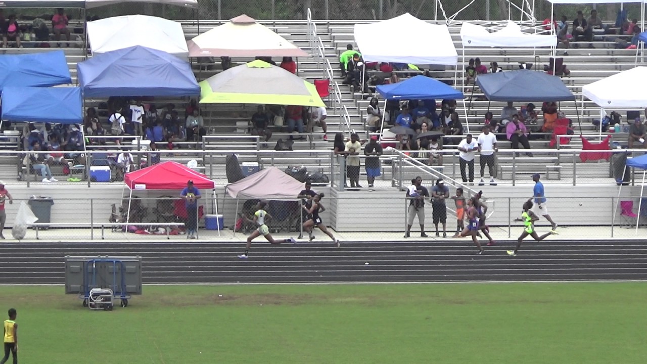 RunUXpress 13-14G 400mF Kayla Davis 54.65 - YouTube