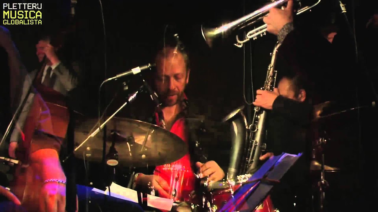 Chet Baker Memorial, "Love for Sale" - YouTube