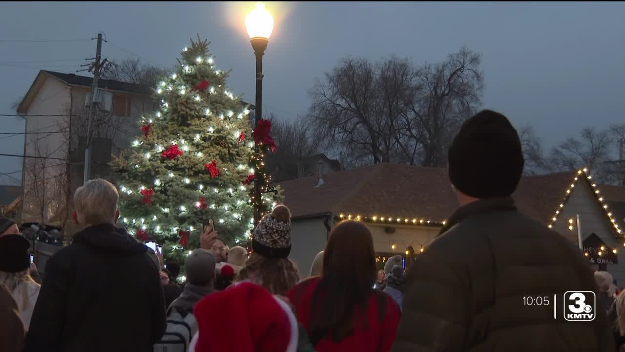 23rd Annual Elkhorn Tree Lighting Party in Olde Towne Elkhorn - YouTube