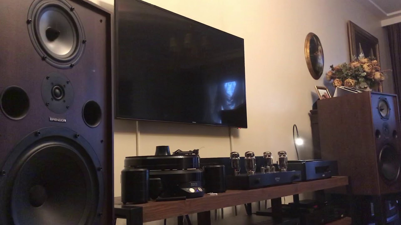 Octave Audio & Acoustic Signature storm mk2 playing w/Spendor classic ...