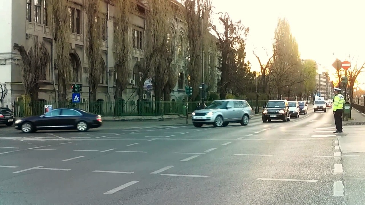 The motorcade of Prince Charles in Romania - YouTube