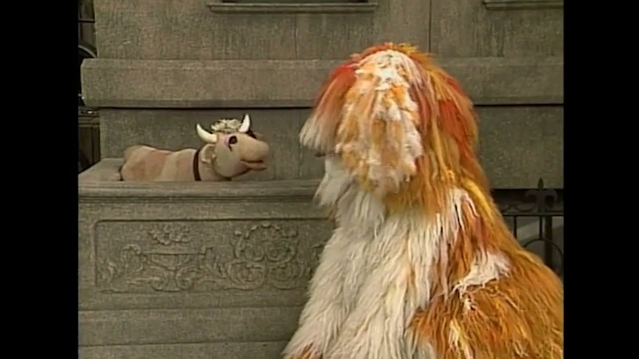 Classic Sesame Street: Gladys' Cow Game / Kids Play Ball with Barkley ...