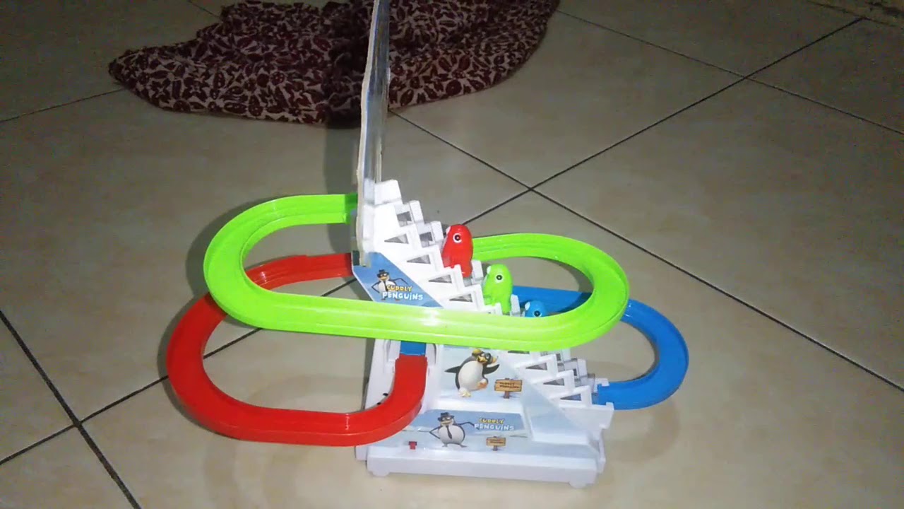 Mainan Seluncur Penguin - YouTube