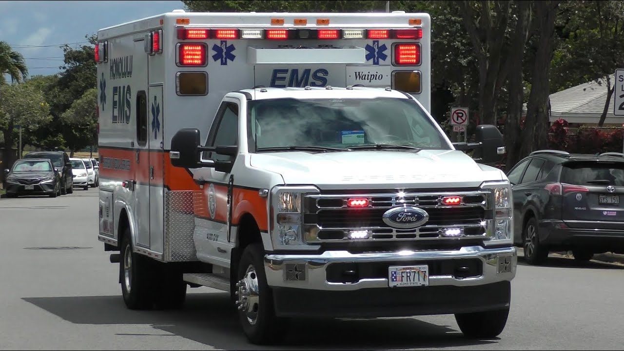 Honolulu EMS *NEW* Medic 22 (Waipi'o Unit) Responding - YouTube