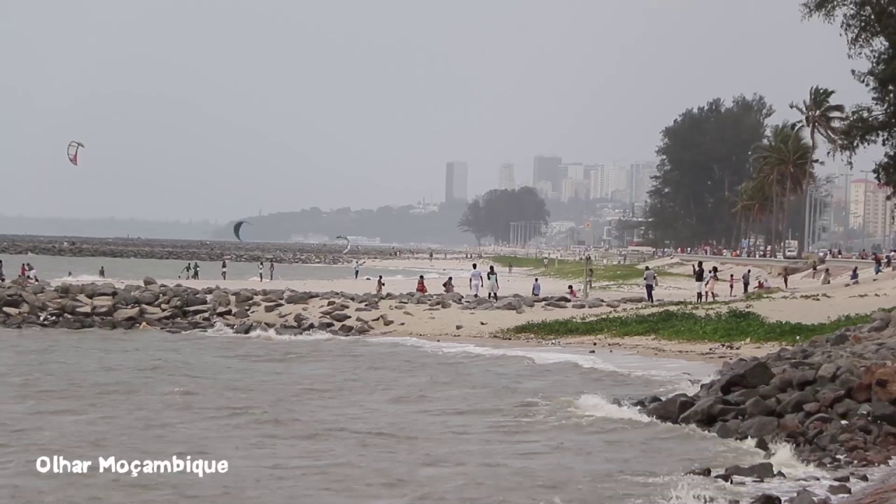 Praia Costa do Sol em Maputo - YouTube