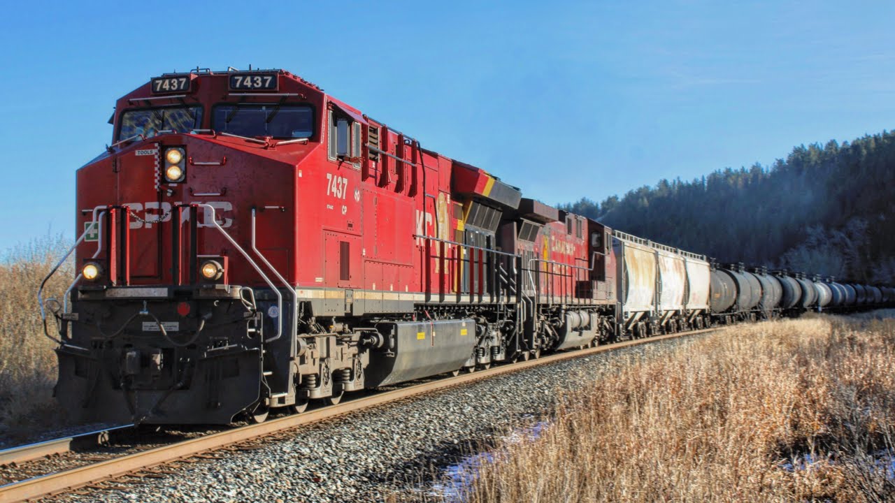 VERY RARE! CP 7437 leading CP Mix freight train and CP 7023 Veteran ...