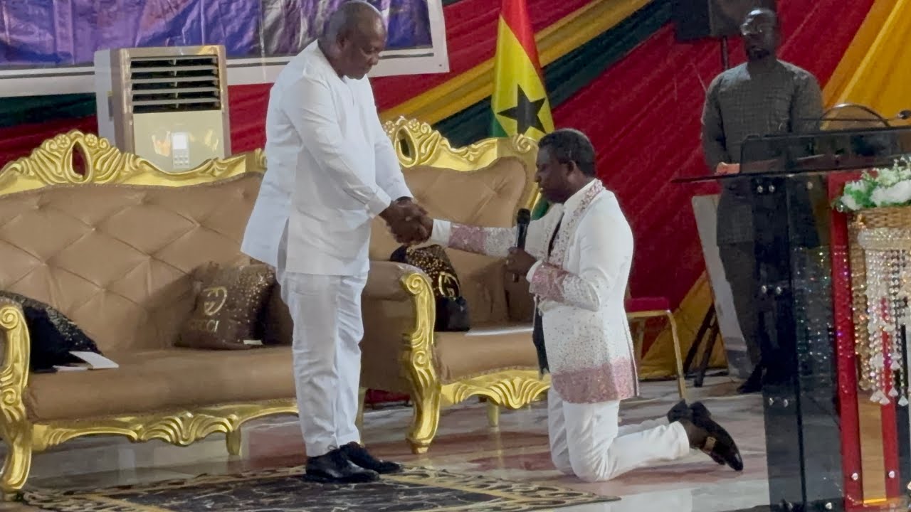 Prophet Opambour bow before H.E John Mahama blesses him as he makes ...
