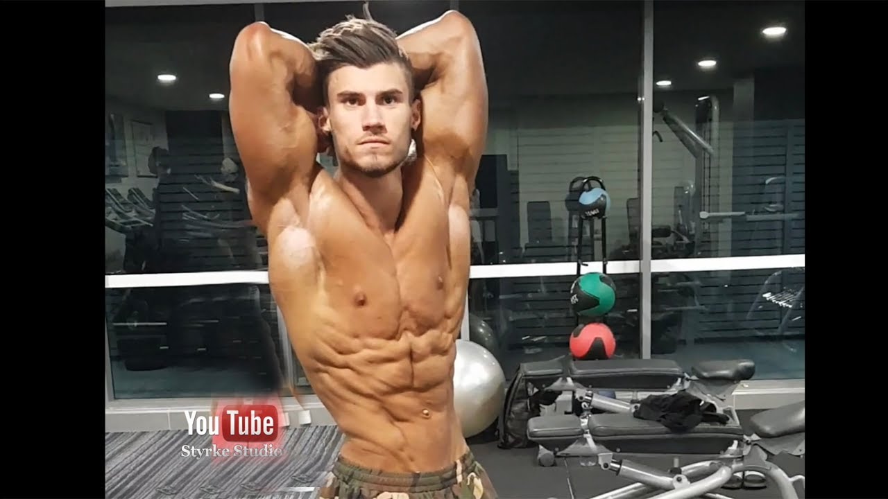 WBFF Pro Fitness Model Blake Synclair Styrke Studio - YouTube
