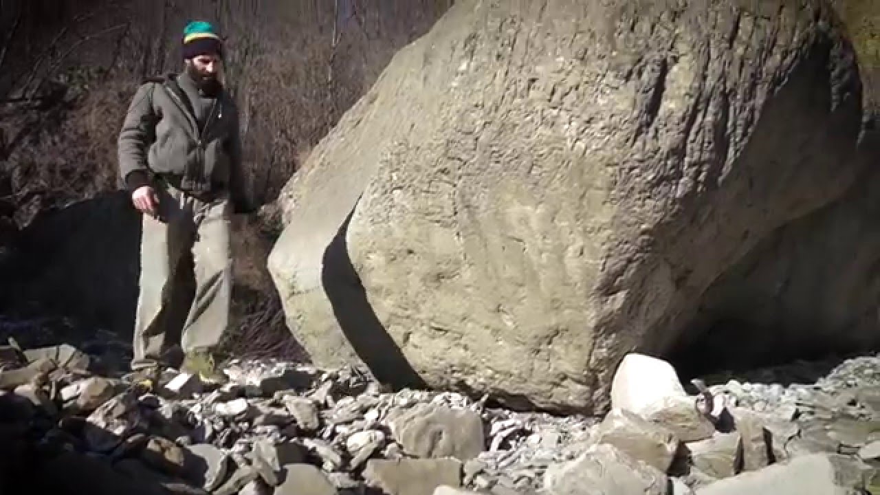 Valmozzola Bouldering - YouTube