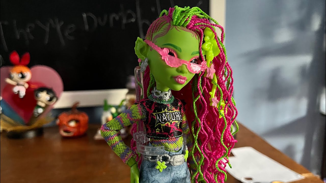 Monster High G3 Venus McFlytrap Doll Unboxing Review - YouTube
