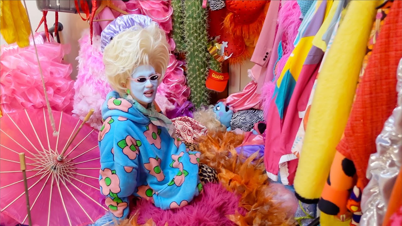 Juno Birch's wardrobe tour - YouTube