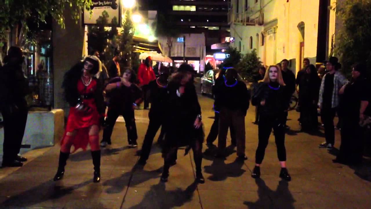 Zombie flash mob dancing to Thriller - YouTube
