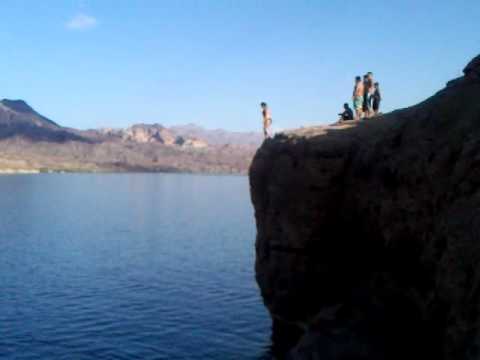 cliff jumping at lake mead - YouTube