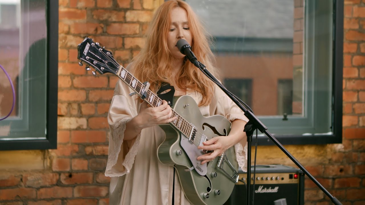 Écru (Live from Low Four Studio) - YouTube