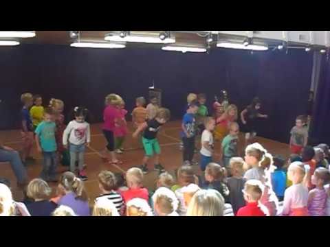 Klein applaus bij OBS Bargerpaske - YouTube