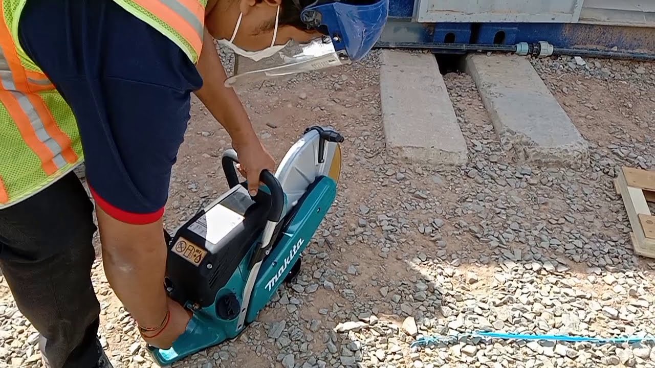 EK6100 2 Stroke Engine Power Cutter - YouTube
