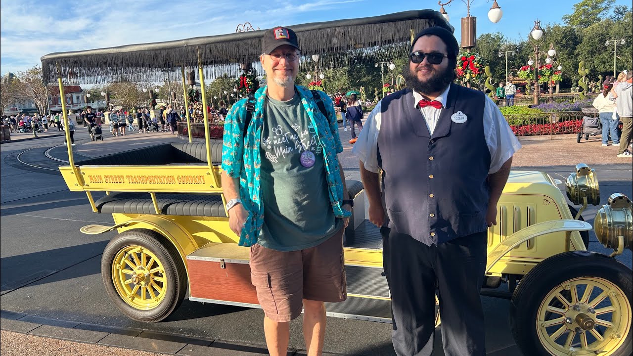 Main Street Vehicles Jitney ride to Cinderella’s Castle | Disney World ...