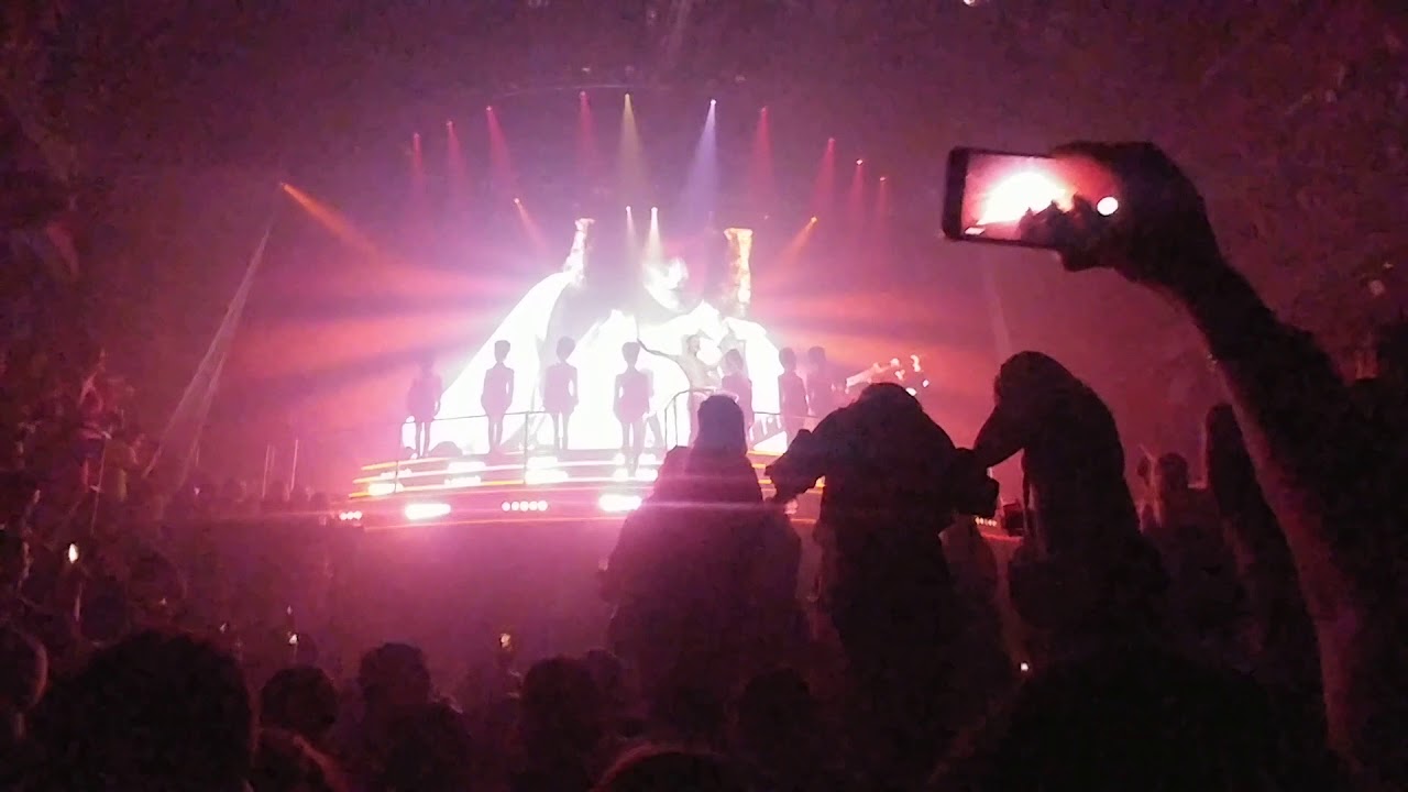 Freddie Mercury Performance @ Coco Bongo - YouTube