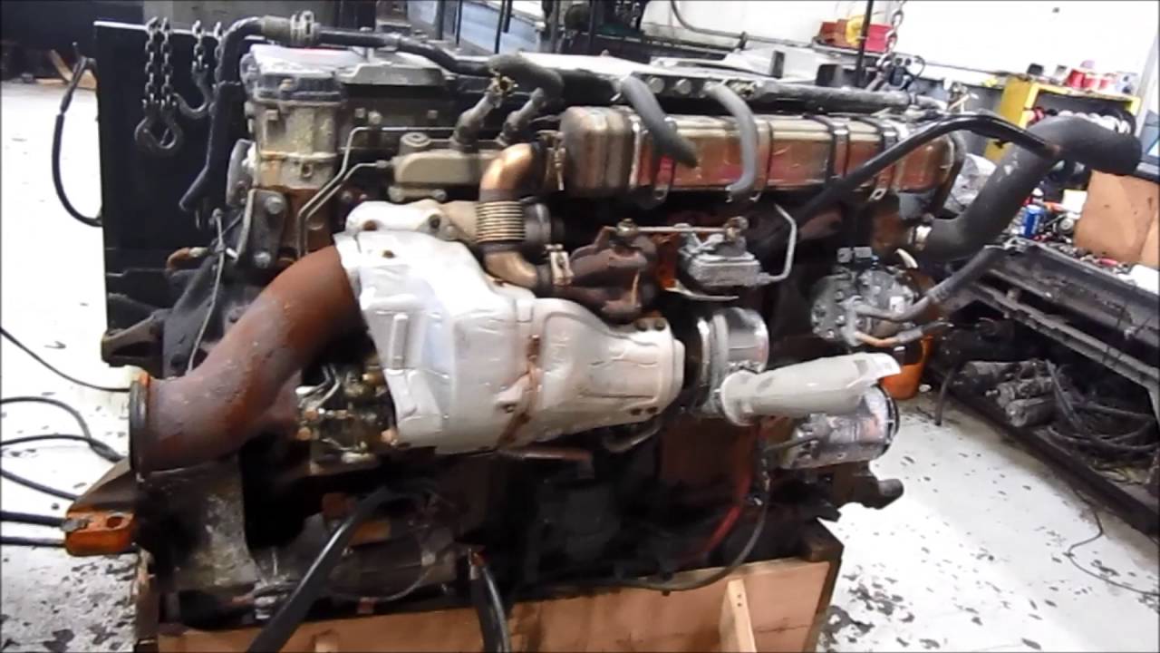 Detroit Diesel DD15 Engine - YouTube