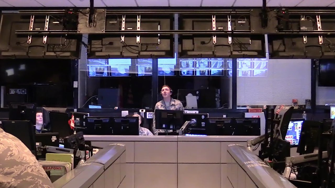 A Rare Look Inside Brain Of Operations At US Military Alaskan Command ...