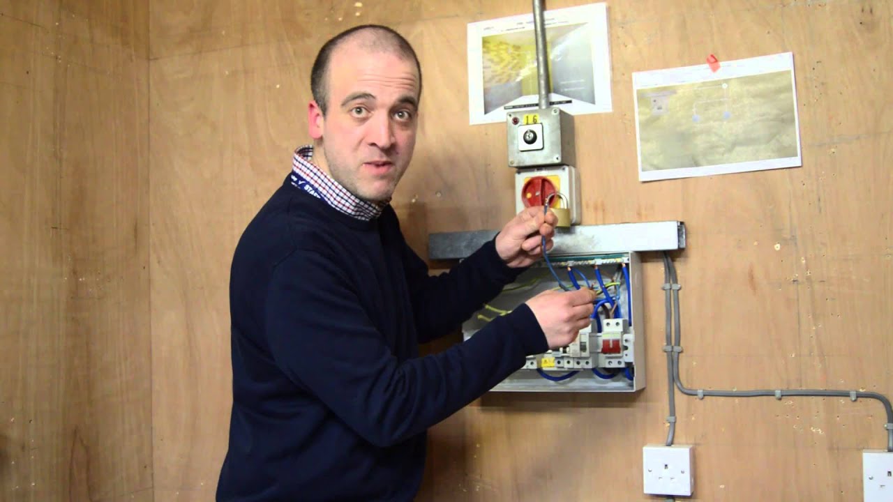 Testing Ring Main - YouTube