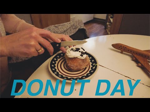 Fat Thursday in POLAND!! What to eat when VISITING POLAND - YouTube