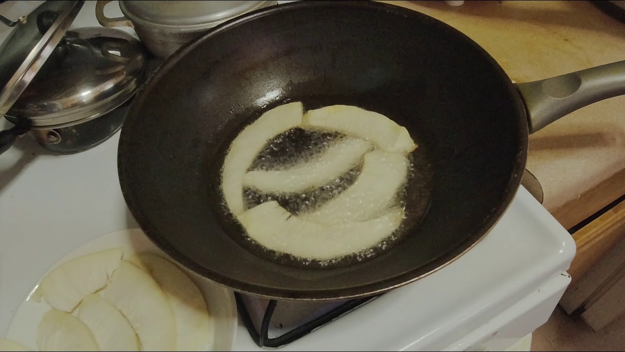 Frying and steaming Breadfruit (Rimas or kolo) the easy way - YouTube