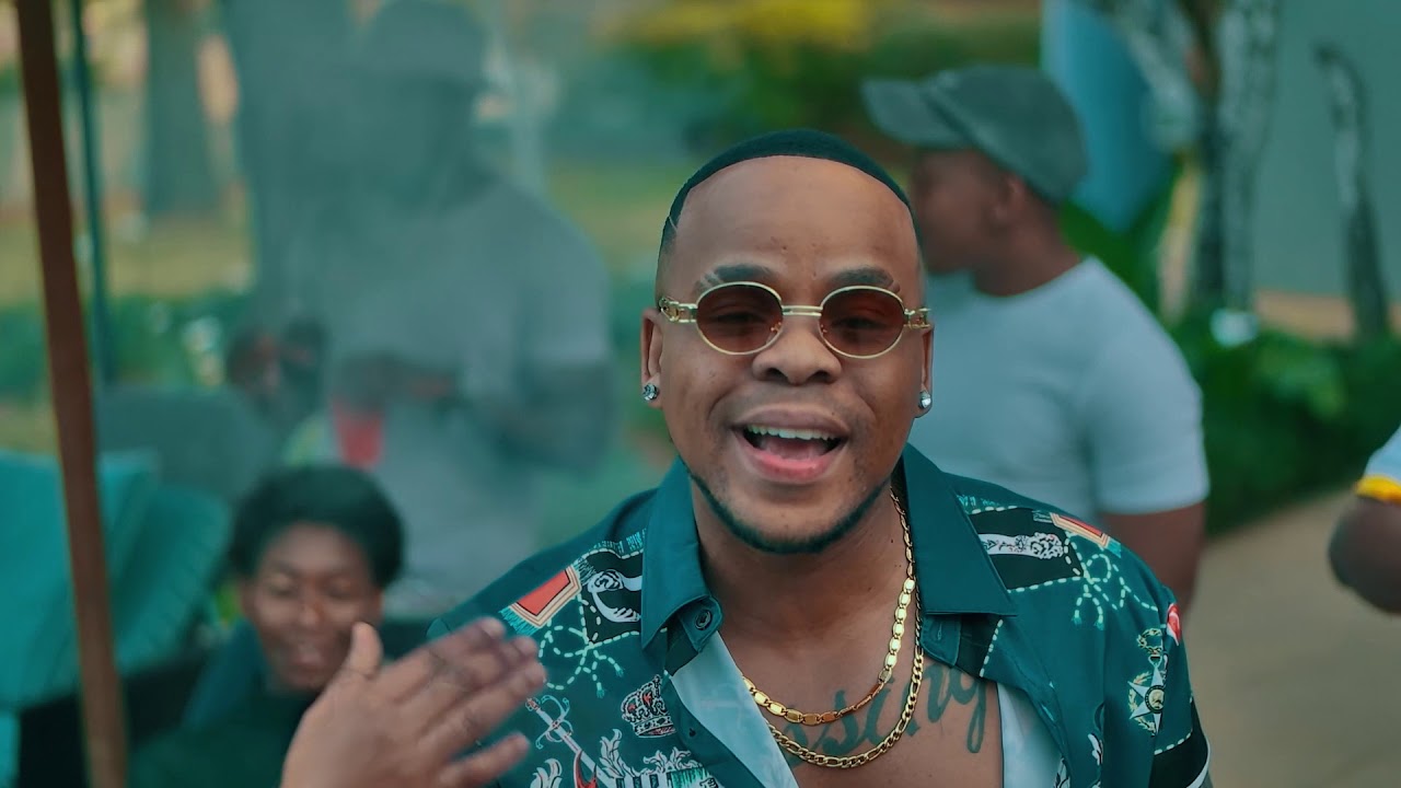 Stringz Baller -Top Thokozile - YouTube