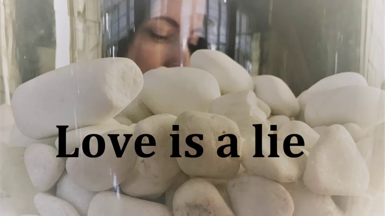 Tóth Betti: Love is a lie (Beth Hart cover) - YouTube