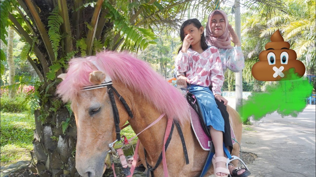 VLOG LIBURAN BERMAIN DAN NAIK KUDA PONI PINK 🎠 | Salsa and family - YouTube