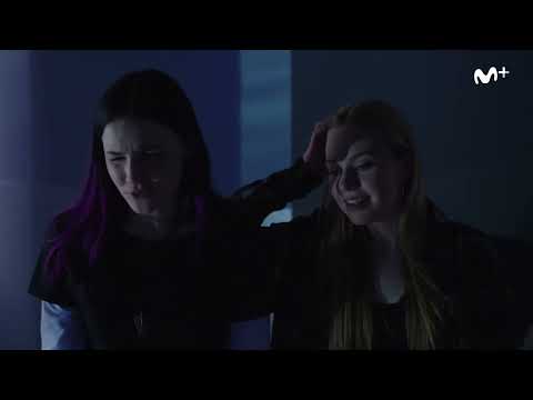 Wetlook, Two girls jump into the pool fully clothed