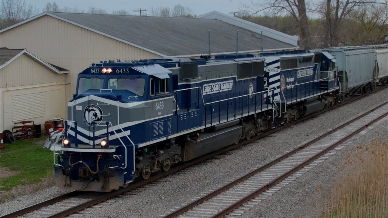 LSRC 6433 and LSRC 6302 with Train 304N, Standish Michigan to Alger ...