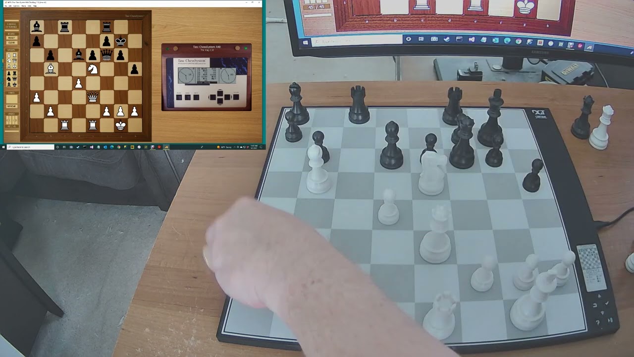 Tasc Chess System R40 v1.01 vs DGT Centaur - YouTube